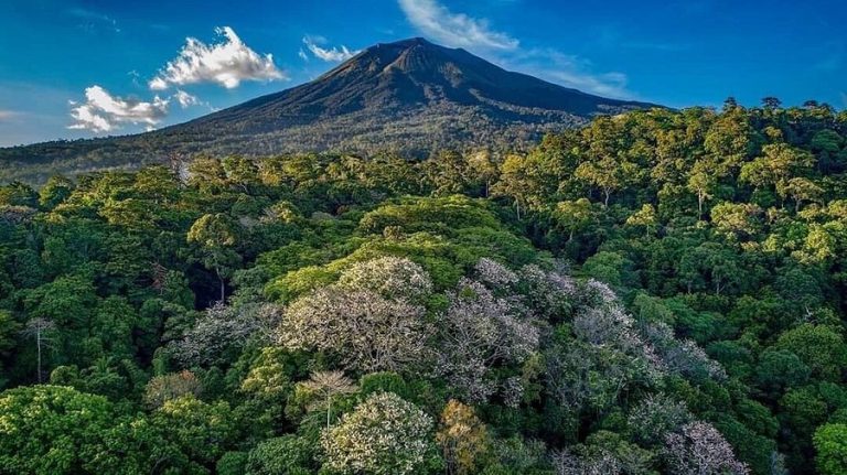 Mount Kanlaon: The Majestic Active Volcano of Negros Island - sierra ...